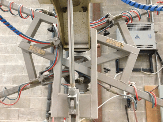 Bystronic Pillar crane and easy lifter